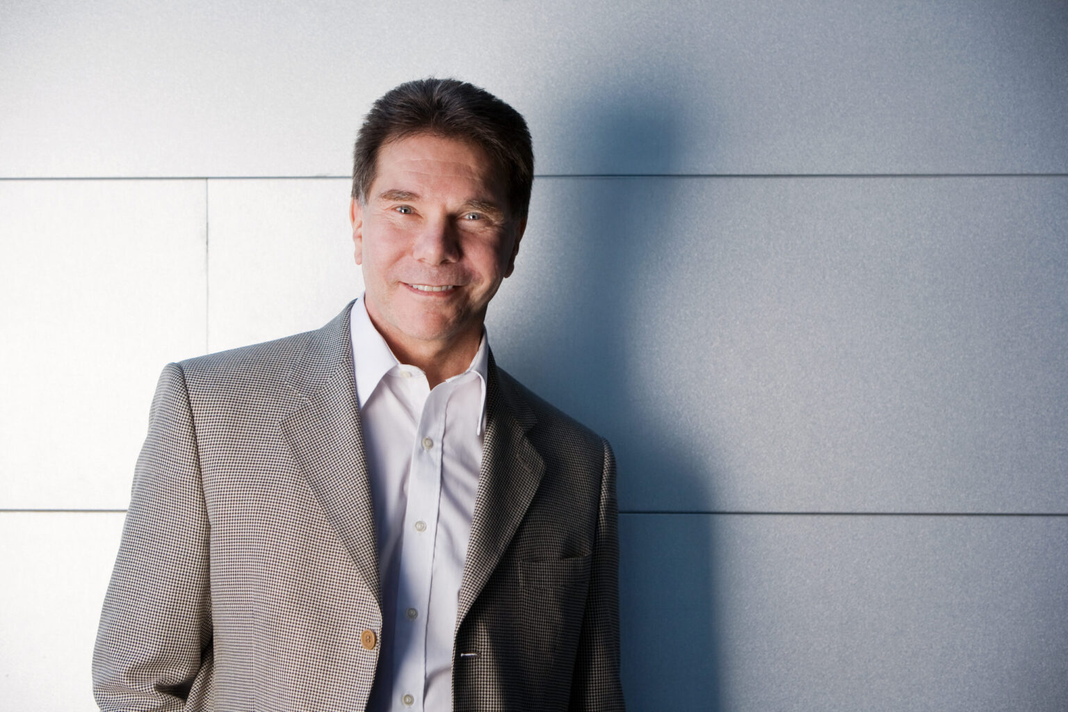 Robert Cialdini Kimdir? (Psikoloji) - UNİ PSİKOLOJİ